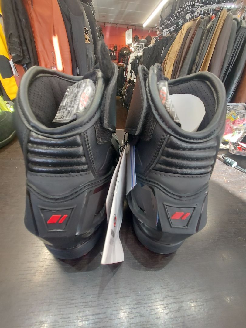 JOE ROCKET Speedmaster Short Leather FOOTWEAR, 42 – Re-Rides Moto Gear